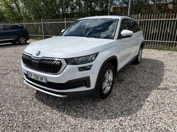 White Skoda Kodiaq 2023 in Marijampole, with an engine capacity of 1.50 L and mileage of 171 thousand km for 21538 €, photo 1 on AUTOMOTO.COM.LV