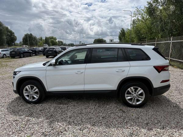 White Skoda Kodiaq 2023 in Marijampole, with an engine capacity of 1.50 L and mileage of 171 thousand km for 21538 €, photo 7 on AUTOMOTO.COM.LV