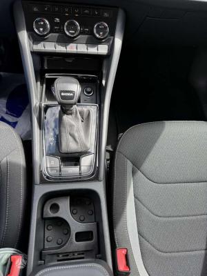 White Skoda Kodiaq 2023 in Marijampole, with an engine capacity of 1.50 L and mileage of 171 thousand km for 21538 €, photo 18 on AUTOMOTO.COM.LV