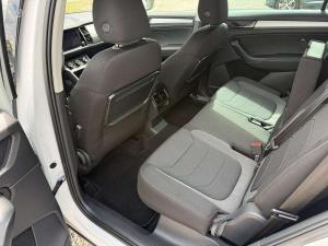 White Skoda Kodiaq 2023 in Marijampole, with an engine capacity of 1.50 L and mileage of 171 thousand km for 21538 €, photo 21 on AUTOMOTO.COM.LV