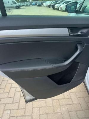 Balts Skoda Kodiaq 2023 Tauragė, ar dzinēja tilpumu 2.00 L un nobraukumu 287 tūkst. km par 14900 €, foto 20 vietnē AUTOMOTO.COM.LV