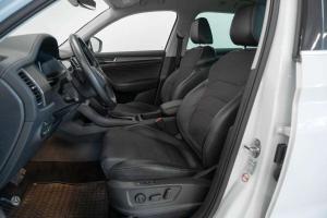 White Skoda Kodiaq 2023 in Vilnius, with an engine capacity of 2.00 L and mileage of 158 thousand km for 24000 €, photo 8 on AUTOMOTO.COM.LV