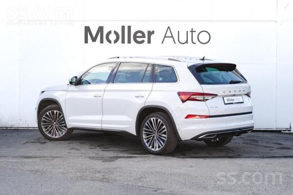 Белый Шкода Kodiaq 2023 в Рига, объемом двигателя 2.00 л и пробегом 137 тыс. км за 31950 €, фото 4 на AUTOMOTO.COM.LV