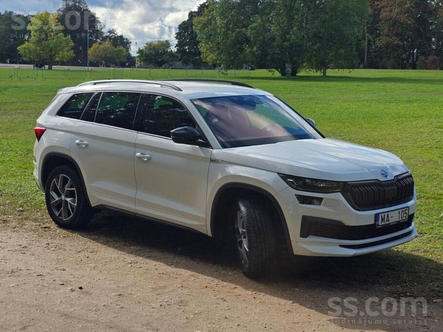 Белый Шкода Kodiaq 2023 в Рига, объемом двигателя 1.50 л и пробегом 57 тыс. км за 28900 €, фото 5 на AUTOMOTO.COM.LV