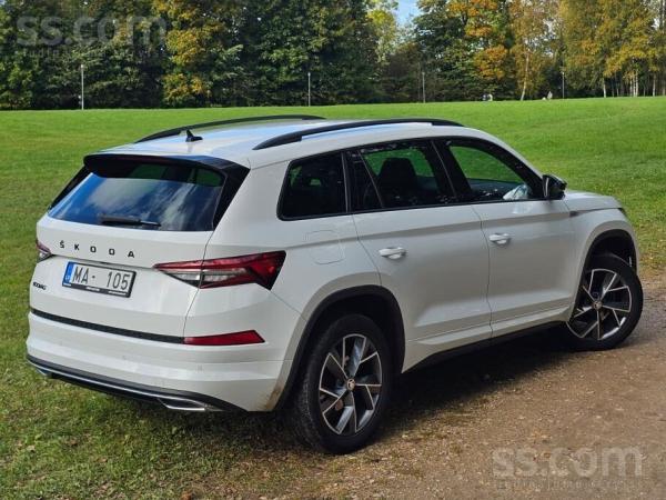 Skoda Kodiaq 2023 in Riga on AUTOMOTO.COM.LV White Skoda Kodiaq 2023 in Riga, with an engine capacity of 1.50 L and mileage of 57 thousand km for 28900 €, photo 6 on AUTOMOTO.COM.LV