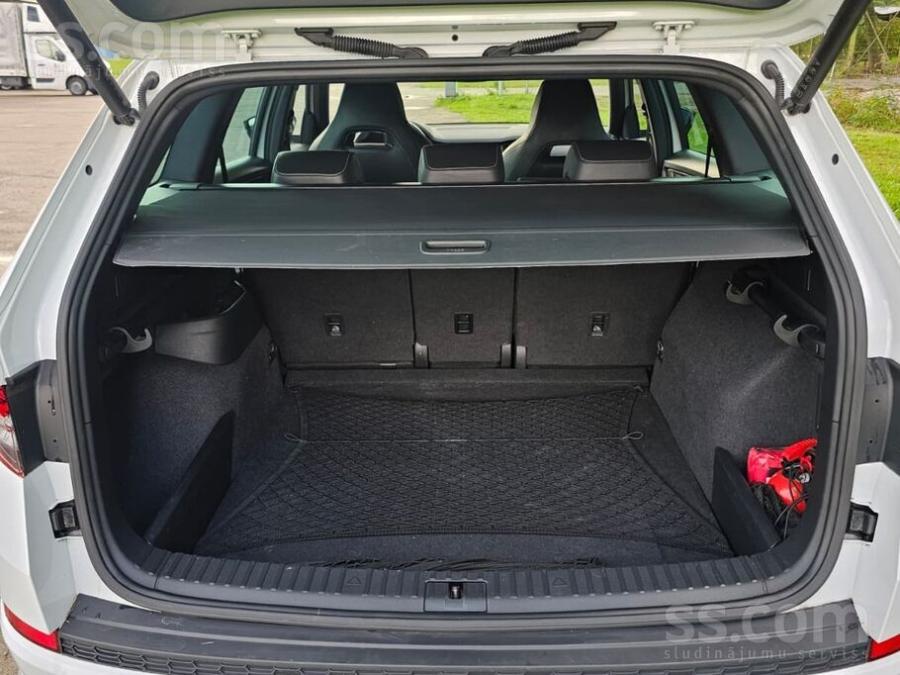 Белый Шкода Kodiaq 2023 в Рига, объемом двигателя 1.50 л и пробегом 57 тыс. км за 28900 €, фото 16 на AUTOMOTO.COM.LV
