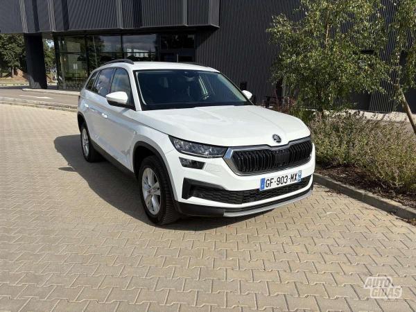 White Skoda Kodiaq 2023 in Kaunas, with an engine capacity of 2.00 L and mileage of 190 thousand km for 17900 €, photo 4 on AUTOMOTO.COM.LV