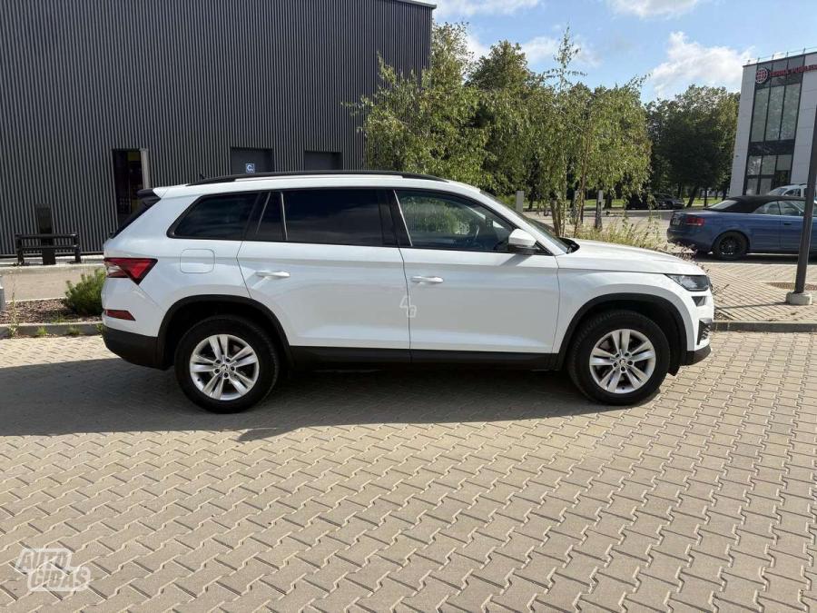 Белый Шкода Kodiaq 2023 в Каунас, объемом двигателя 2.00 л и пробегом 190 тыс. км за 17900 €, фото 5 на AUTOMOTO.COM.LV