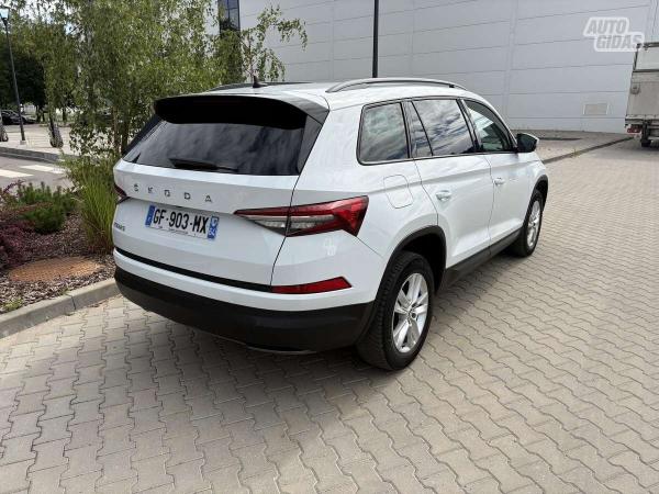 White Skoda Kodiaq 2023 in Kaunas, with an engine capacity of 2.00 L and mileage of 190 thousand km for 17900 €, photo 6 on AUTOMOTO.COM.LV