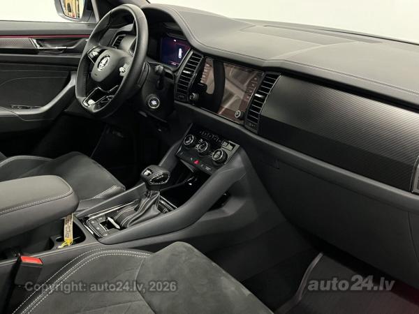 Balts Skoda Kodiaq 2024 Tallina, ar dzinēja tilpumu 2.00 L un nobraukumu 28 tūkst. km par 37900 €, foto 3 vietnē AUTOMOTO.COM.LV