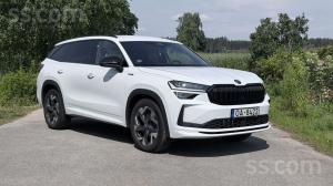 Белый Шкода Kodiaq 2024 в Рига, объемом двигателя 1.50 л и пробегом 28 тыс. км за 34800 €, фото  на AUTOMOTO.COM.LV