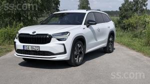 Белый Шкода Kodiaq 2024 в Рига, объемом двигателя 1.50 л и пробегом 28 тыс. км за 34800 €, фото 3 на AUTOMOTO.COM.LV
