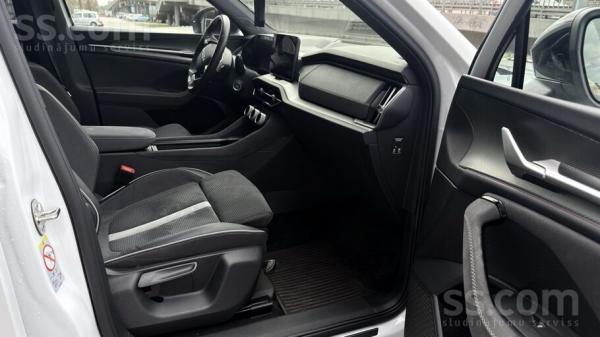 White Skoda Kodiaq 2024 in Riga, with an engine capacity of 1.50 L and mileage of 28 thousand km for 34800 €, photo 6 on AUTOMOTO.COM.LV