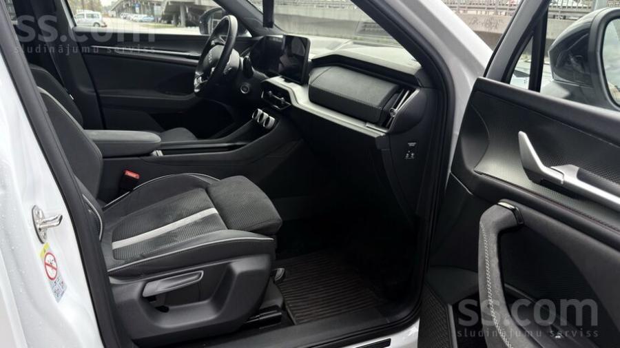 Белый Шкода Kodiaq 2024 в Рига, объемом двигателя 1.50 л и пробегом 28 тыс. км за 34800 €, фото 7 на AUTOMOTO.COM.LV
