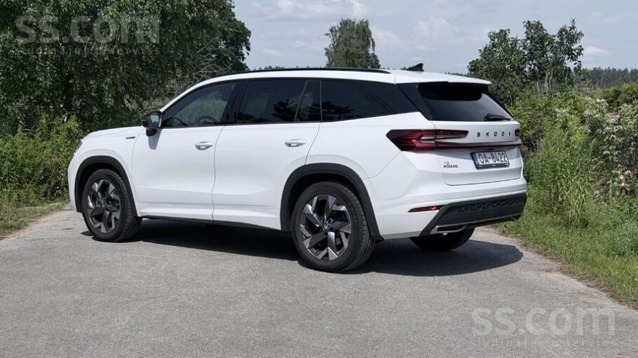 Белый Шкода Kodiaq 2024 в Рига, объемом двигателя 1.50 л и пробегом 28 тыс. км за 34800 €, фото 13 на AUTOMOTO.COM.LV