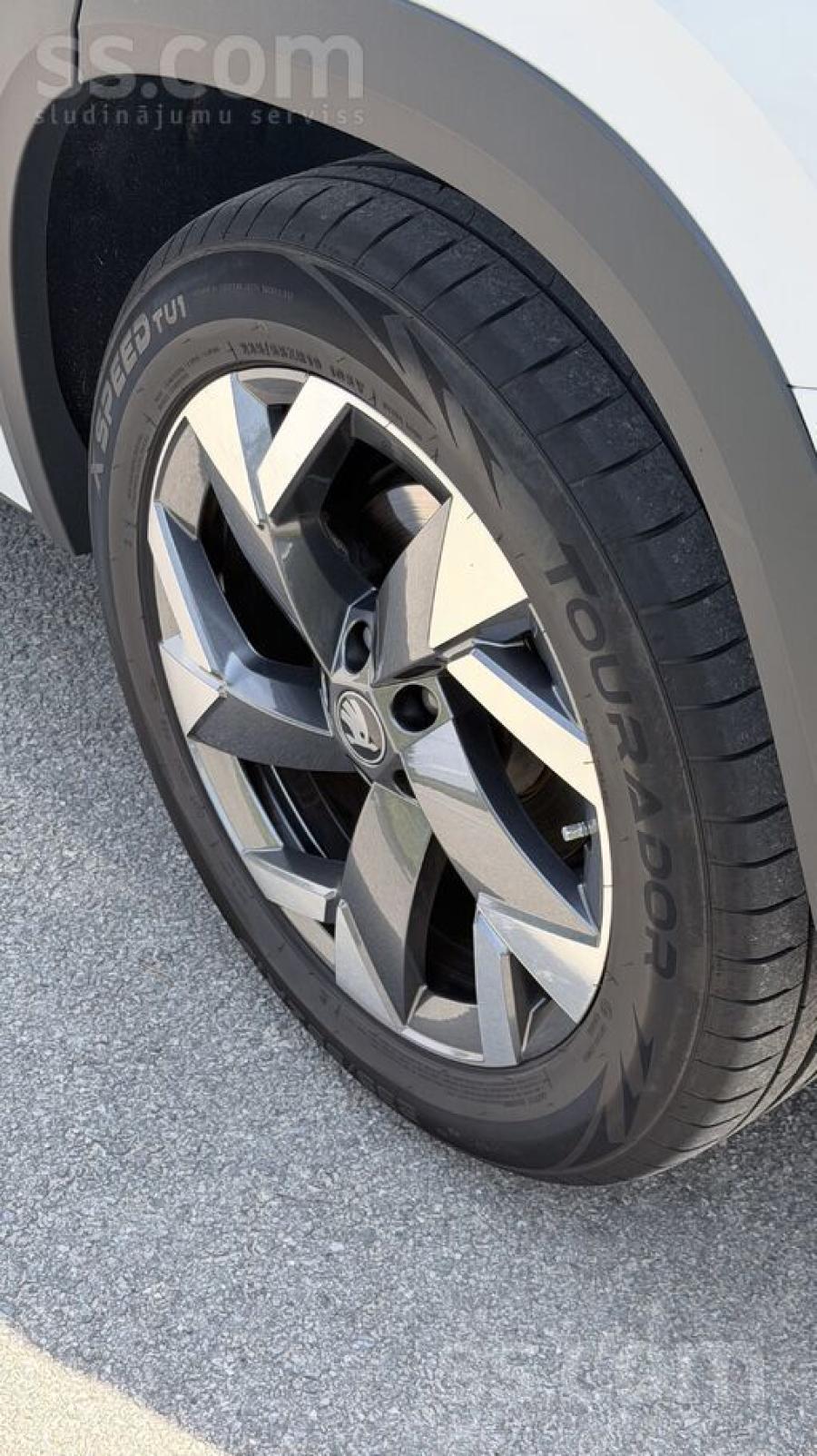 Белый Шкода Kodiaq 2024 в Рига, объемом двигателя 1.50 л и пробегом 28 тыс. км за 34800 €, фото 18 на AUTOMOTO.COM.LV