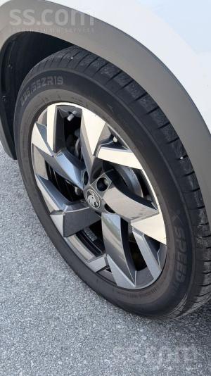 Белый Шкода Kodiaq 2024 в Рига, объемом двигателя 1.50 л и пробегом 28 тыс. км за 34800 €, фото 19 на AUTOMOTO.COM.LV