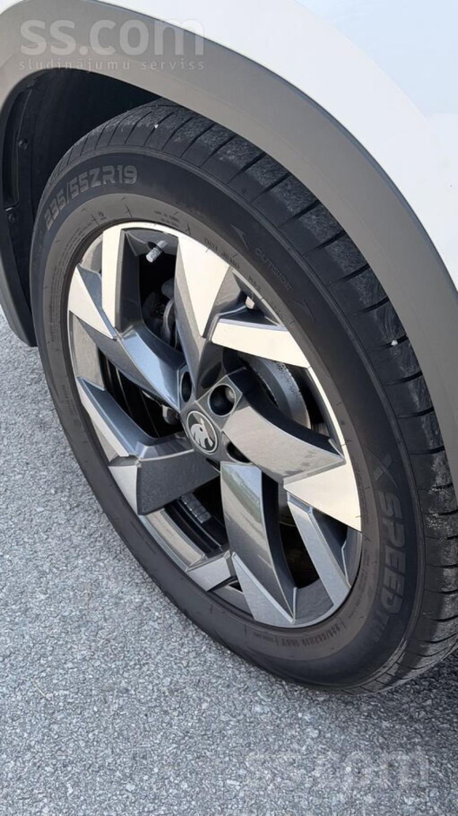 Белый Шкода Kodiaq 2024 в Рига, объемом двигателя 1.50 л и пробегом 28 тыс. км за 34800 €, фото 19 на AUTOMOTO.COM.LV