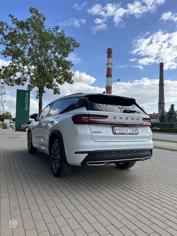 Balts Skoda Kodiaq 2024 Klaipėda, ar dzinēja tilpumu 1.97 L un nobraukumu 42 tūkst. km par 39980 €, foto 9 vietnē AUTOMOTO.COM.LV