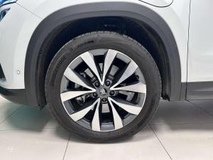 Balts Skoda Kodiaq 2025 Viļņa, ar dzinēja tilpumu 1.50 L un nobraukumu 29 tūkst. km par 43500 €, foto 37 vietnē AUTOMOTO.COM.LV