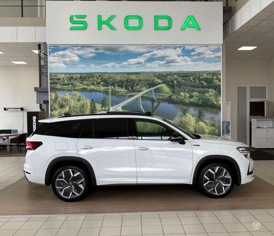 White Skoda Kodiaq 2025 in Alytus, with an engine capacity of 1.50 L and mileage of 0 thousand km for 42900 €, photo 1 on AUTOMOTO.COM.LV