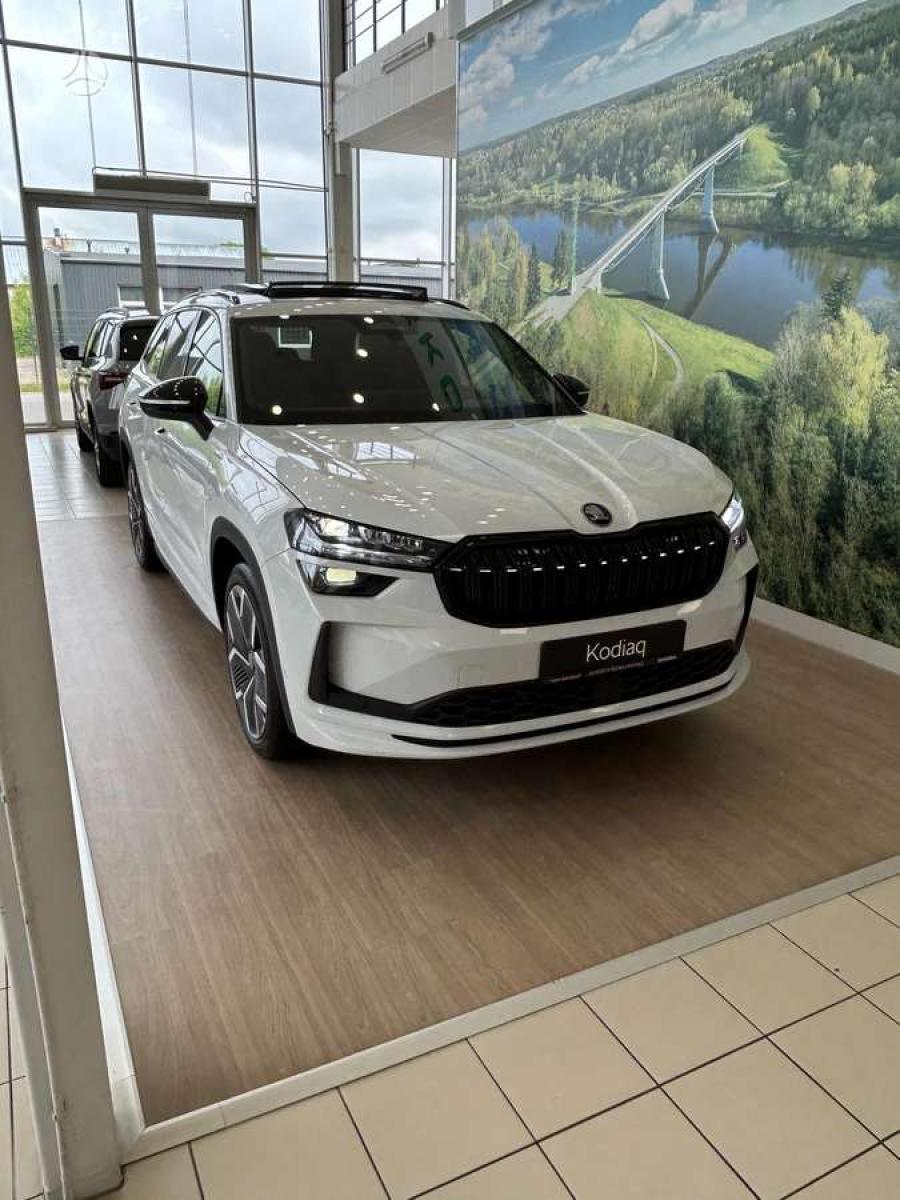 White Skoda Kodiaq 2025 in Alytus, with an engine capacity of 1.50 L and mileage of 0 thousand km for 42900 €, photo 4 on AUTOMOTO.COM.LV