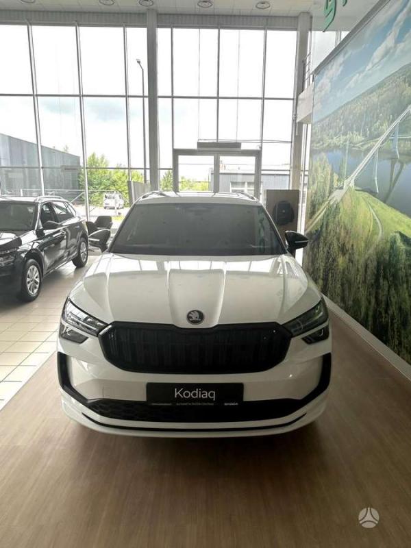White Skoda Kodiaq 2025 in Alytus, with an engine capacity of 1.50 L and mileage of 0 thousand km for 42900 €, photo 4 on AUTOMOTO.COM.LV