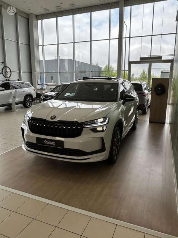 White Skoda Kodiaq 2025 in Alytus, with an engine capacity of 1.50 L and mileage of 0 thousand km for 42900 €, photo 5 on AUTOMOTO.COM.LV