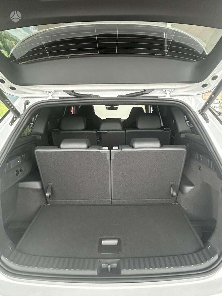 White Skoda Kodiaq 2025 in Alytus, with an engine capacity of 1.50 L and mileage of 0 thousand km for 42900 €, photo 11 on AUTOMOTO.COM.LV