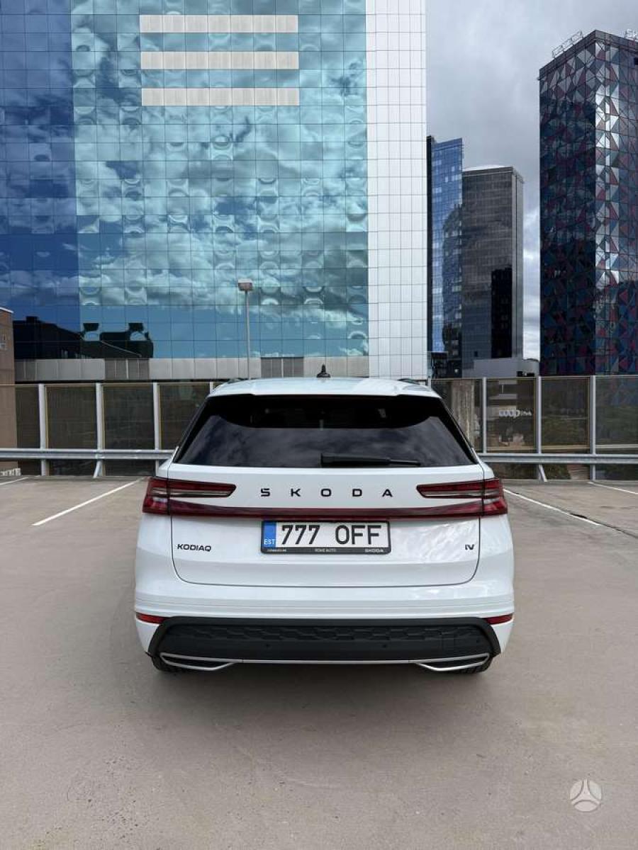 Balts Skoda Kodiaq 2025 Tallina, ar dzinēja tilpumu 1.50 L un nobraukumu 9 tūkst. km par 41140 €, foto 5 vietnē AUTOMOTO.COM.LV