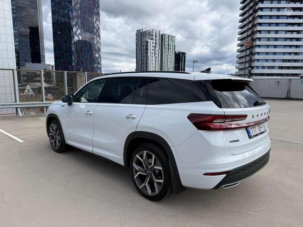 Белый Шкода Kodiaq 2025 в Таллин, объемом двигателя 1.50 л и пробегом 9 тыс. км за 41140 €, фото 8 на AUTOMOTO.COM.LV