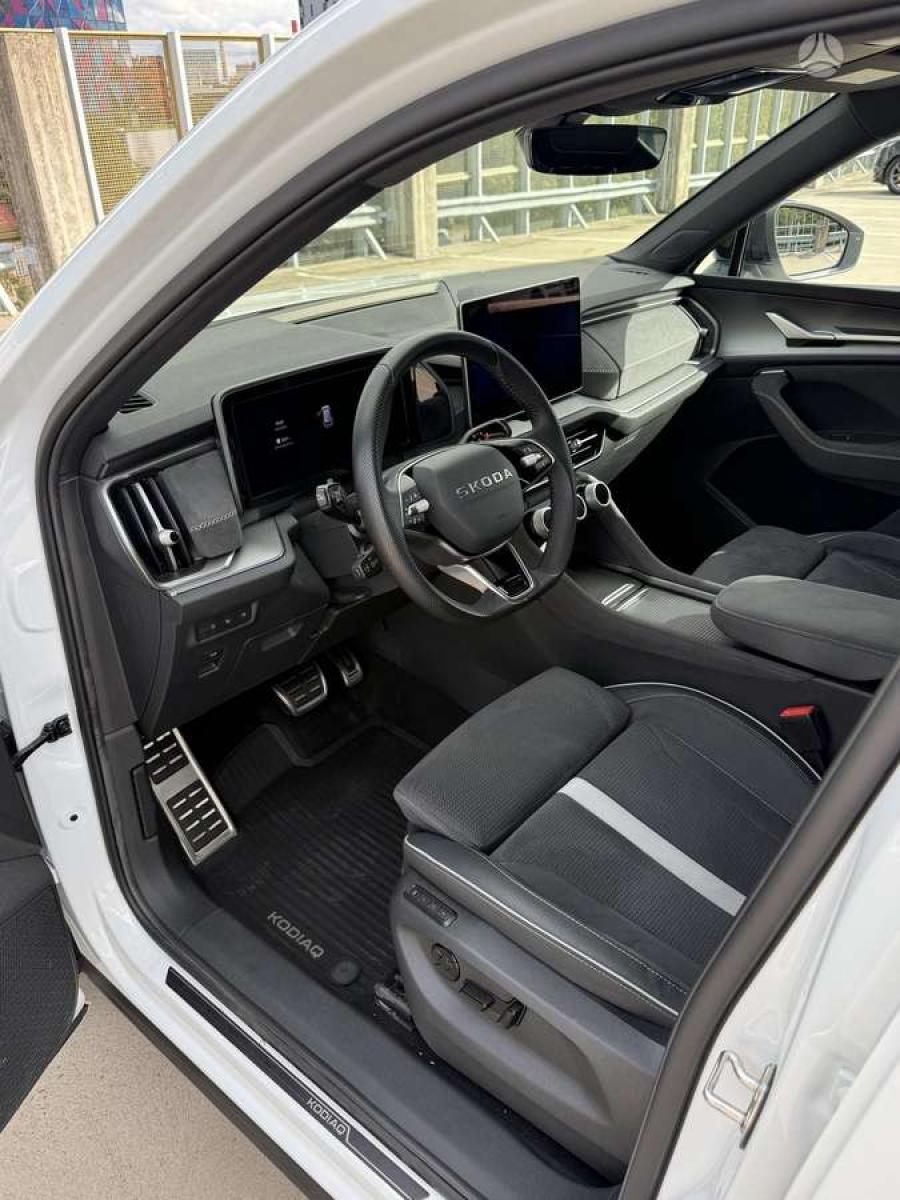 Balts Skoda Kodiaq 2025 Tallina, ar dzinēja tilpumu 1.50 L un nobraukumu 9 tūkst. km par 41140 €, foto 10 vietnē AUTOMOTO.COM.LV