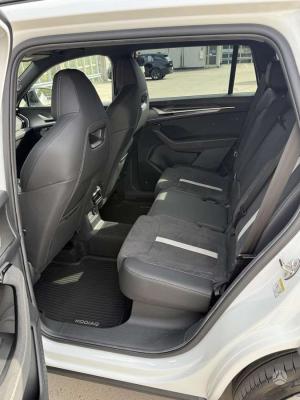 Balts Skoda Kodiaq 2025 Tallina, ar dzinēja tilpumu 1.50 L un nobraukumu 9 tūkst. km par 41140 €, foto 11 vietnē AUTOMOTO.COM.LV