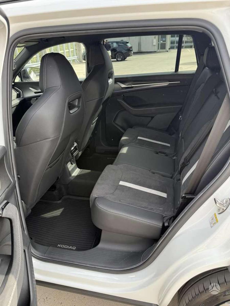Balts Skoda Kodiaq 2025 Tallina, ar dzinēja tilpumu 1.50 L un nobraukumu 9 tūkst. km par 41140 €, foto 11 vietnē AUTOMOTO.COM.LV