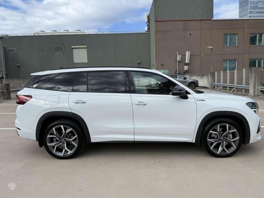 Balts Skoda Kodiaq 2025 Tallina, ar dzinēja tilpumu 1.50 L un nobraukumu 9 tūkst. km par 41140 €, foto 17 vietnē AUTOMOTO.COM.LV
