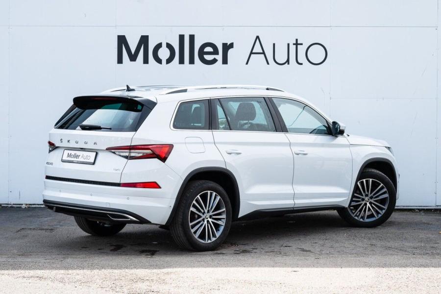 White Skoda Kodiaq 2023 in Riga, with an engine capacity of 2.00 L and mileage of 146 thousand km for 29500 €, photo 5 on AUTOMOTO.COM.LV