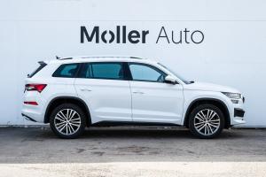 White Skoda Kodiaq 2023 in Riga, with an engine capacity of 2.00 L and mileage of 146 thousand km for 29500 €, photo 6 on AUTOMOTO.COM.LV