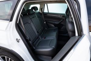 White Skoda Kodiaq 2023 in Riga, with an engine capacity of 2.00 L and mileage of 146 thousand km for 29500 €, photo 8 on AUTOMOTO.COM.LV