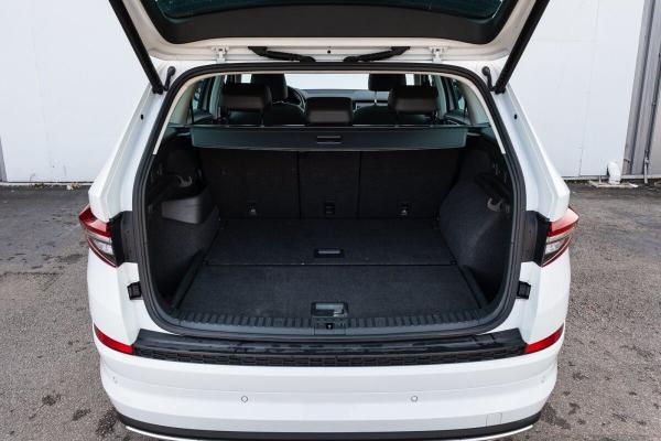 Balts Skoda Kodiaq 2023 Rīga, ar dzinēja tilpumu 2.00 L un nobraukumu 146 tūkst. km par 29500 €, foto 8 vietnē AUTOMOTO.COM.LV