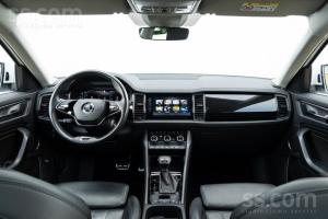 Белый Шкода Kodiaq 2023 в Рига, объемом двигателя 2.00 л и пробегом 146 тыс. км за 29500 €, фото 12 на AUTOMOTO.COM.LV