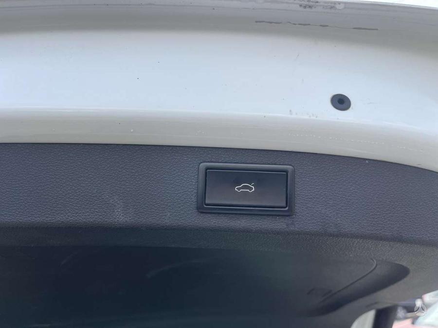 White Skoda Kodiaq 2020 in Taurage, with an engine capacity of 2.00 L and mileage of 245 thousand km for 14500 €, photo 12 on AUTOMOTO.COM.LV