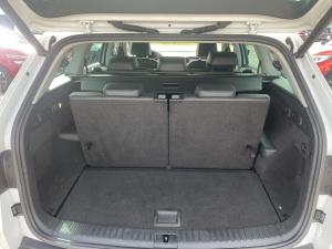 White Skoda Kodiaq 2020 in Taurage, with an engine capacity of 2.00 L and mileage of 245 thousand km for 14500 €, photo 13 on AUTOMOTO.COM.LV