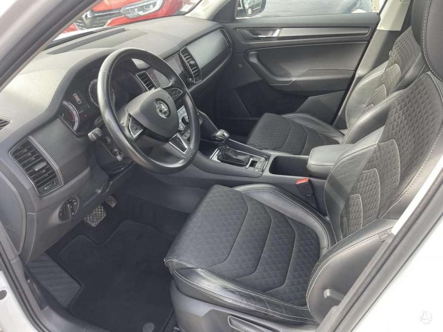 White Skoda Kodiaq 2020 in Taurage, with an engine capacity of 2.00 L and mileage of 245 thousand km for 14500 €, photo 15 on AUTOMOTO.COM.LV