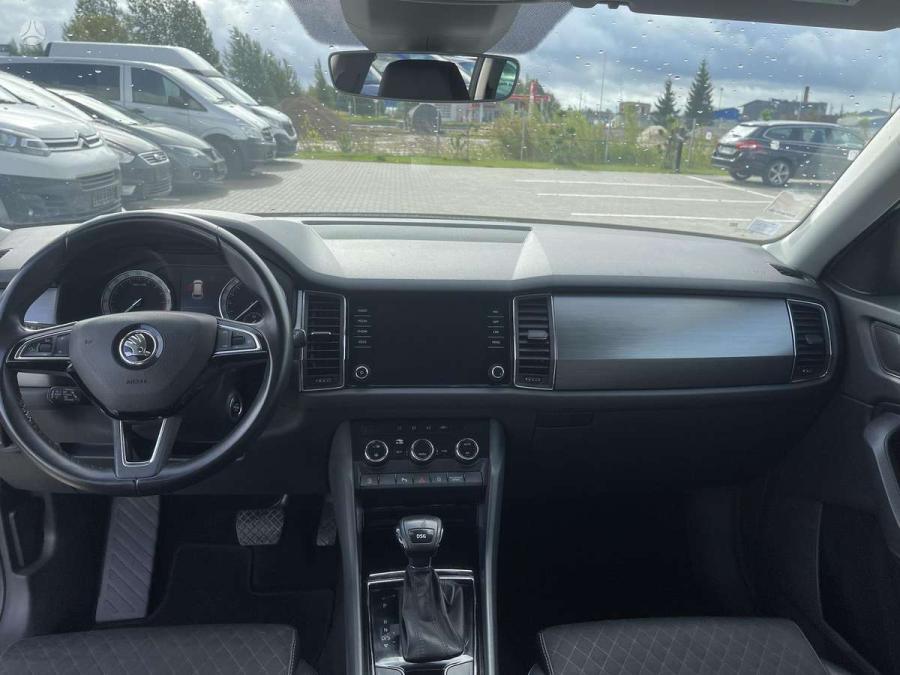 White Skoda Kodiaq 2020 in Taurage, with an engine capacity of 2.00 L and mileage of 245 thousand km for 14500 €, photo 17 on AUTOMOTO.COM.LV