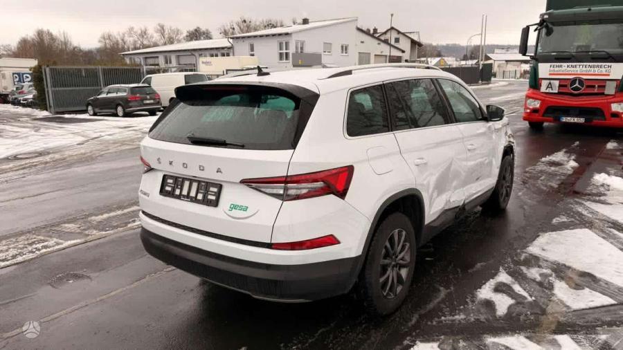 Белый Шкода Kodiaq 2023 в Мариямполе, объемом двигателя 2.00 л и пробегом 164 тыс. км за 18100 €, фото 17 на AUTOMOTO.COM.LV