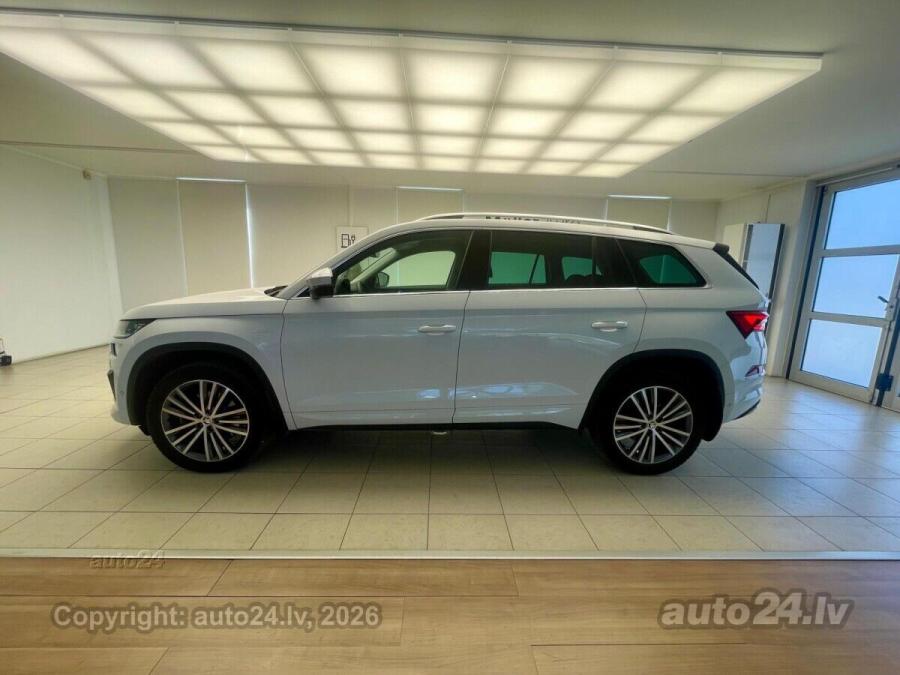 White Skoda Kodiaq 2023 in Johvi, with an engine capacity of 2.00 L and mileage of 50 thousand km for 34000 €, photo 7 on AUTOMOTO.COM.LV