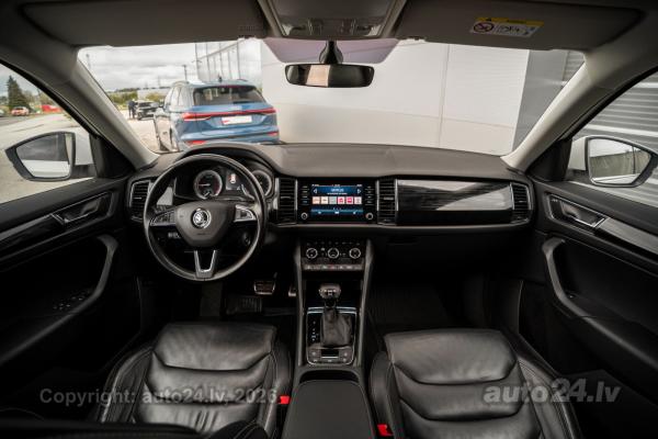 White Skoda Kodiaq 2018 in Tartu, with an engine capacity of 2.00 L and mileage of 179 thousand km for 23900 €, photo 8 on AUTOMOTO.COM.LV