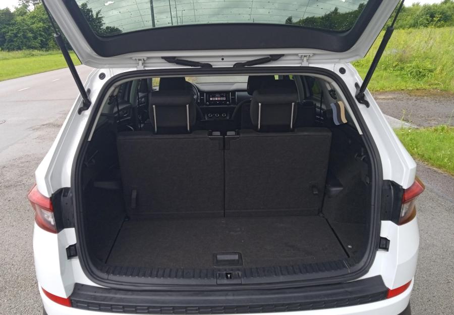 Balts Skoda Kodiaq 2019 Jehvi, ar dzinēja tilpumu 1.50 L un nobraukumu 196 tūkst. km par 18500 €, foto 15 vietnē AUTOMOTO.COM.LV