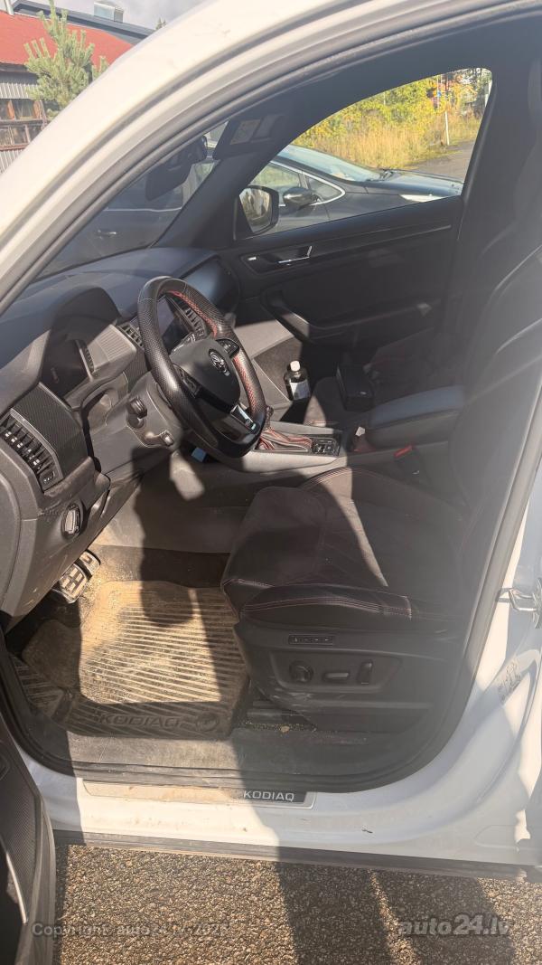 Skoda Kodiaq 2019 in Tallinn on AUTOMOTO.COM.LV White Skoda Kodiaq 2019 in Tallinn, with an engine capacity of 2.00 L and mileage of 245 thousand km for 24000 €, photo 3 on AUTOMOTO.COM.LV