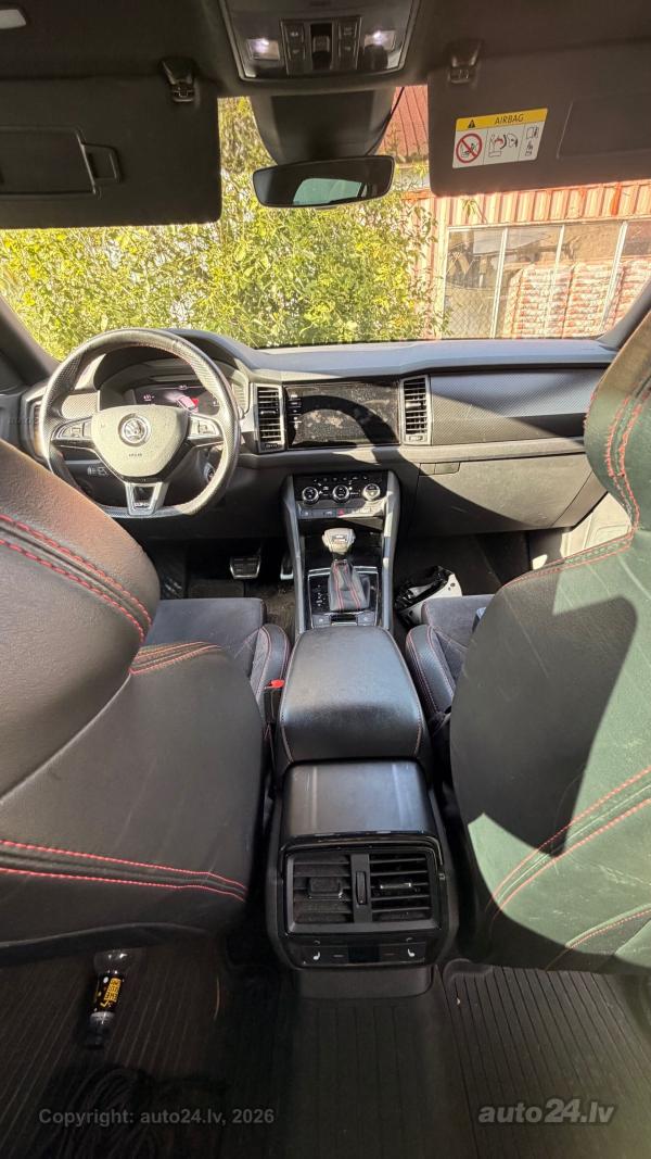 Skoda Kodiaq 2019 in Tallinn on AUTOMOTO.COM.LV White Skoda Kodiaq 2019 in Tallinn, with an engine capacity of 2.00 L and mileage of 245 thousand km for 24000 €, photo 5 on AUTOMOTO.COM.LV